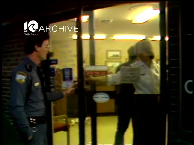 WAVY Archive: 1982 Virginia Beach Naval Air Credit Union Robbery and ...