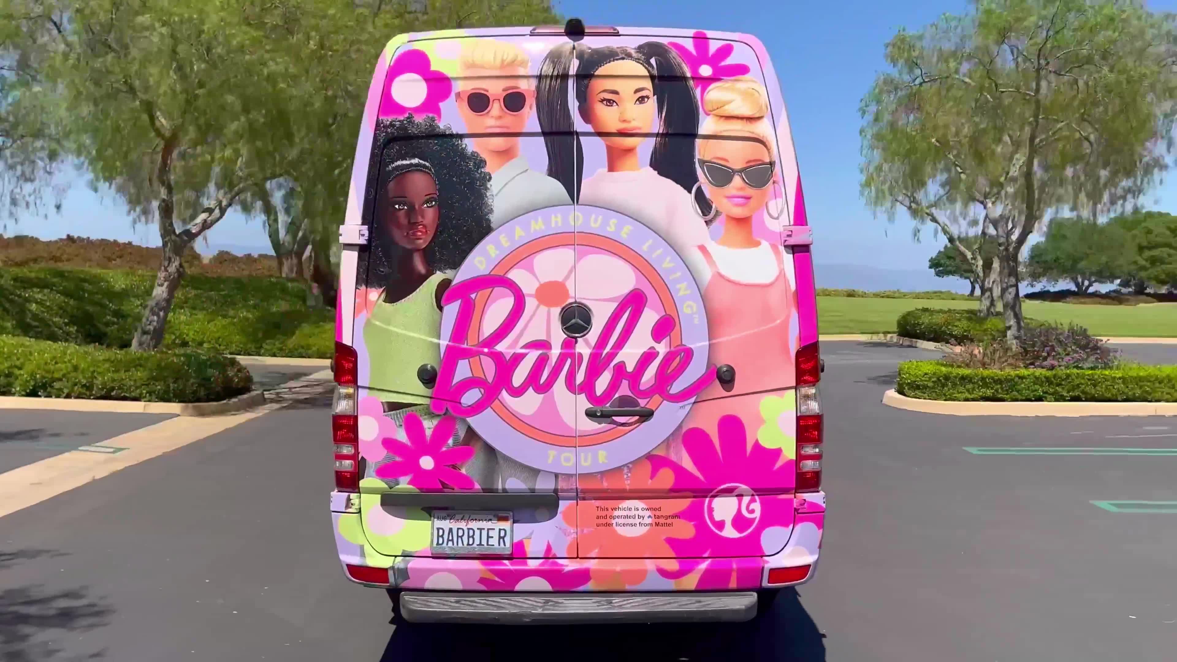 Video of Barbie Dreamhouse Living Truck – WAVY.com