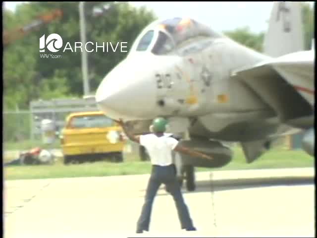 WAVY Archive: 1982 F-14 Ghost Riders Homecoming at Oceana – WAVY.com