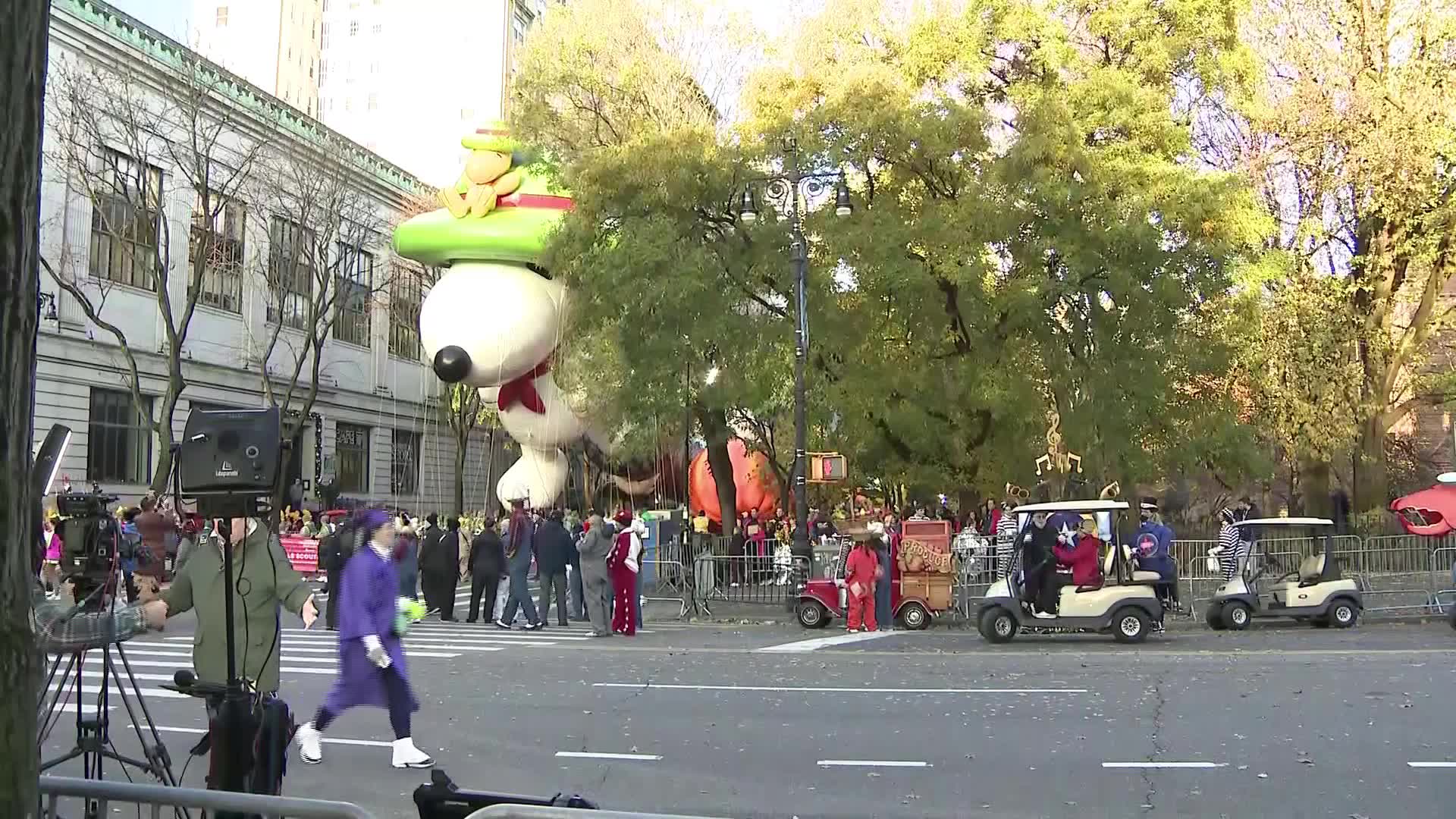 Snoopy at Macy’s Thanksgiving Day Parade – WANE 15