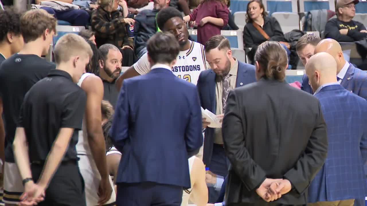 Mastodons men’s basketball opens 2026 with 72-54 loss to Green Bay ...
