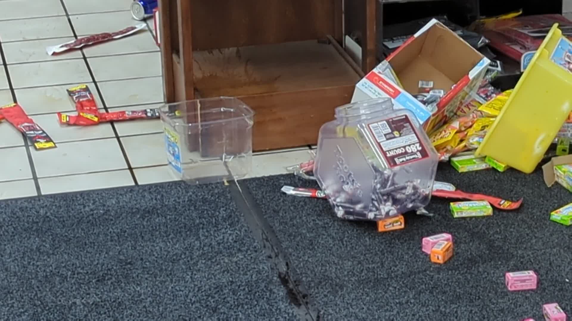 Strong-arm robbery – WANE 15