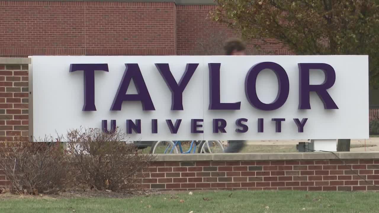 Taylor University’s Silent Night: One of the best traditions in college ...