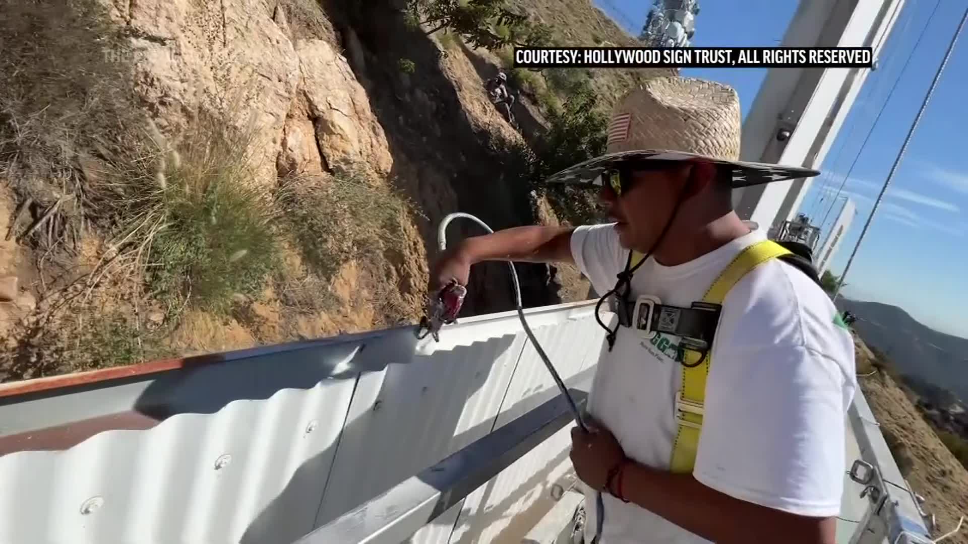 Hollywood sign makeover – WANE 15