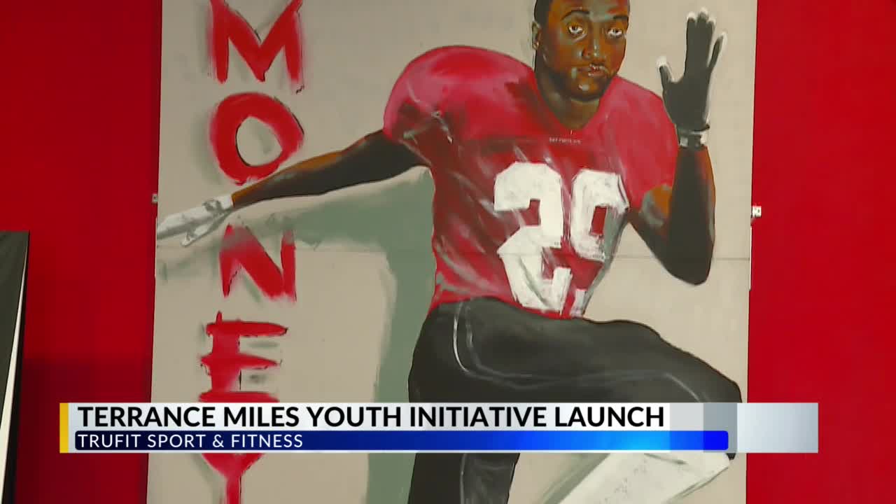 Community celebrates former North Side coach Terrance Miles at non ...
