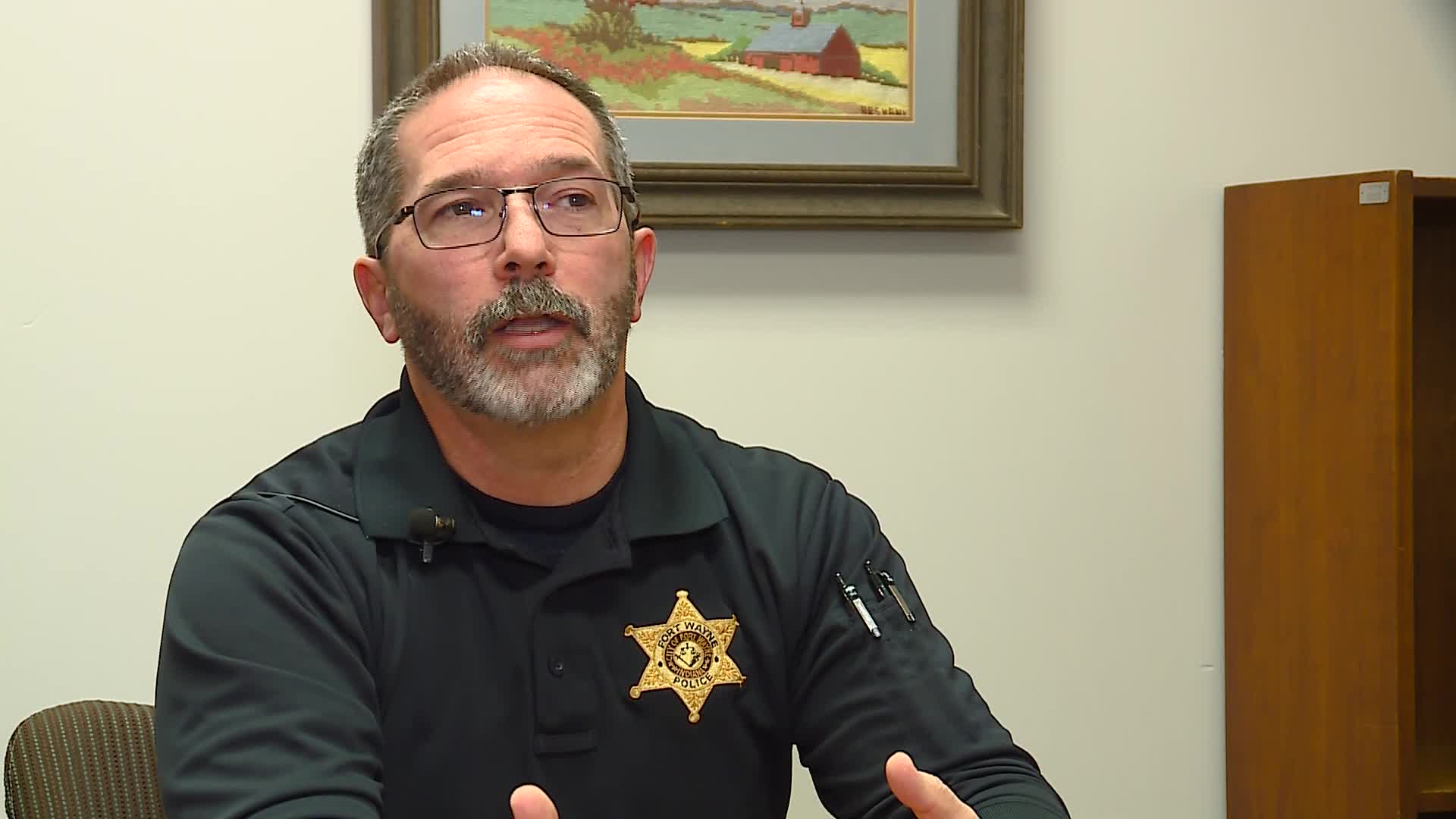 Lt. Maze explains why officers sit in their cars – WANE 15