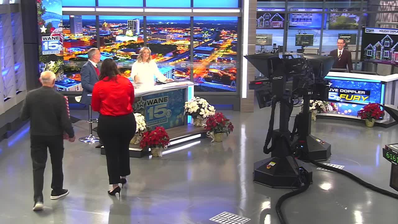 Surprising Alyssa Ivanson with Santa painting – WANE 15