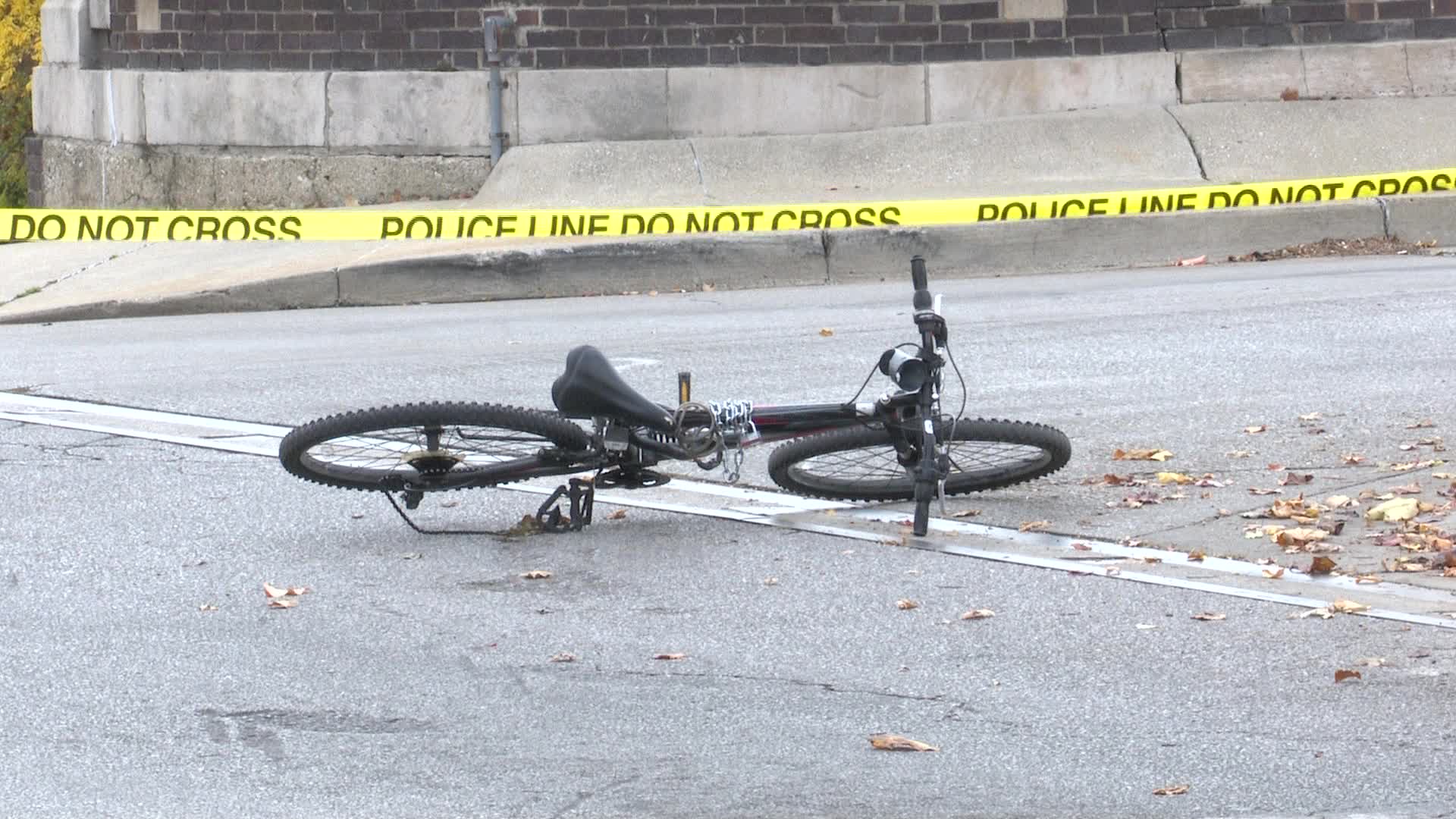 Car, bike crash at intersection north of downtown – WANE 15
