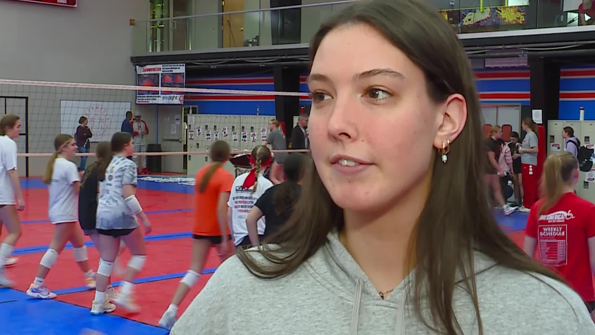 Louisville middle hitter, Blackhawk Christian grad Cara Cresse full ...