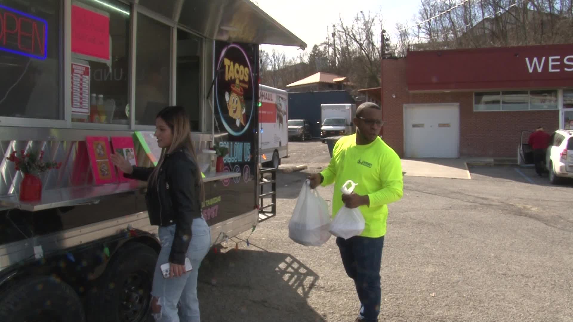 Restaurant Road Trip: MexiTacos Jireh (versión español) – WBOY.com