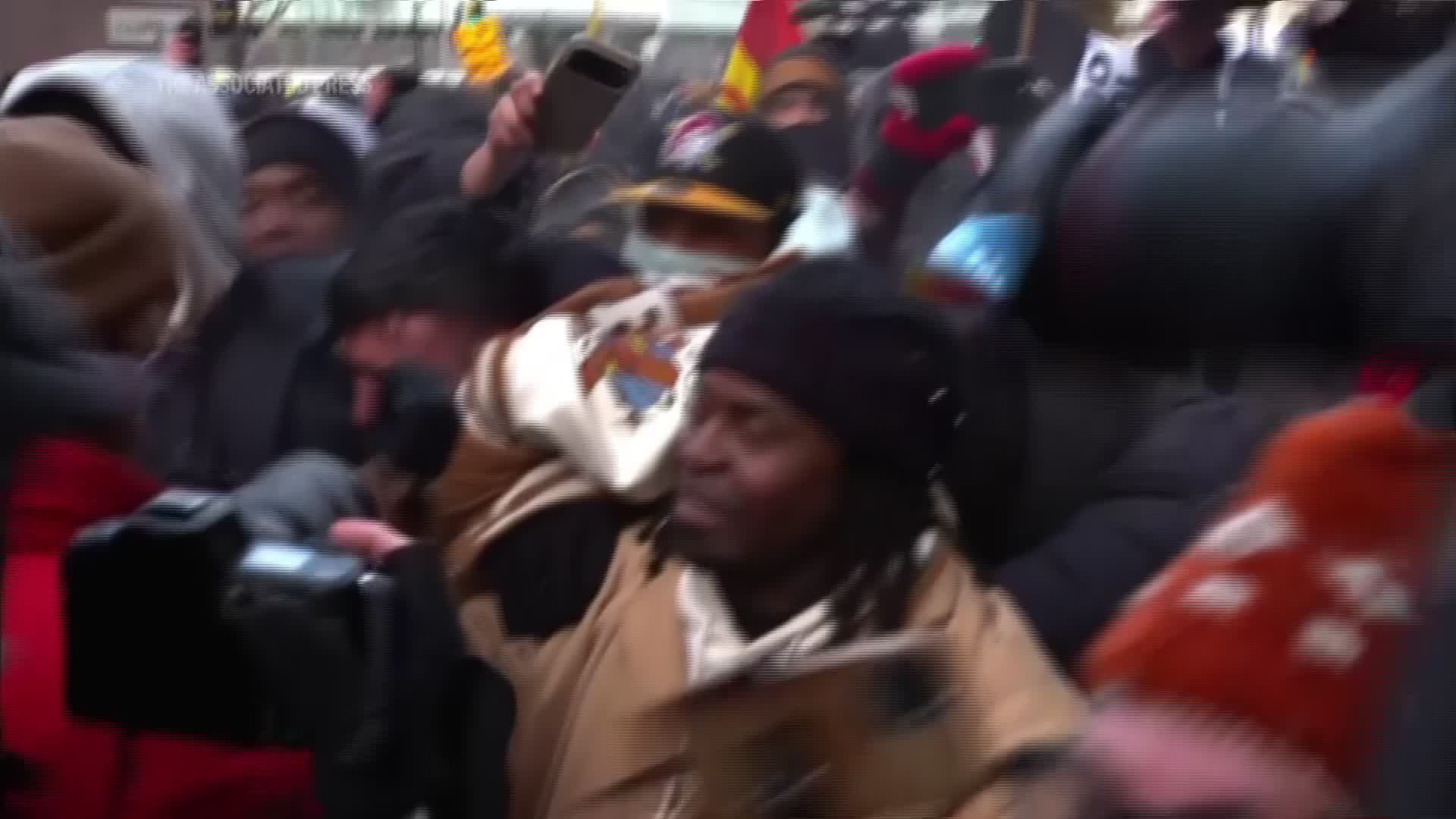 Counter-protesters force pardoned Jan. 6th rioter to leave conservative ...