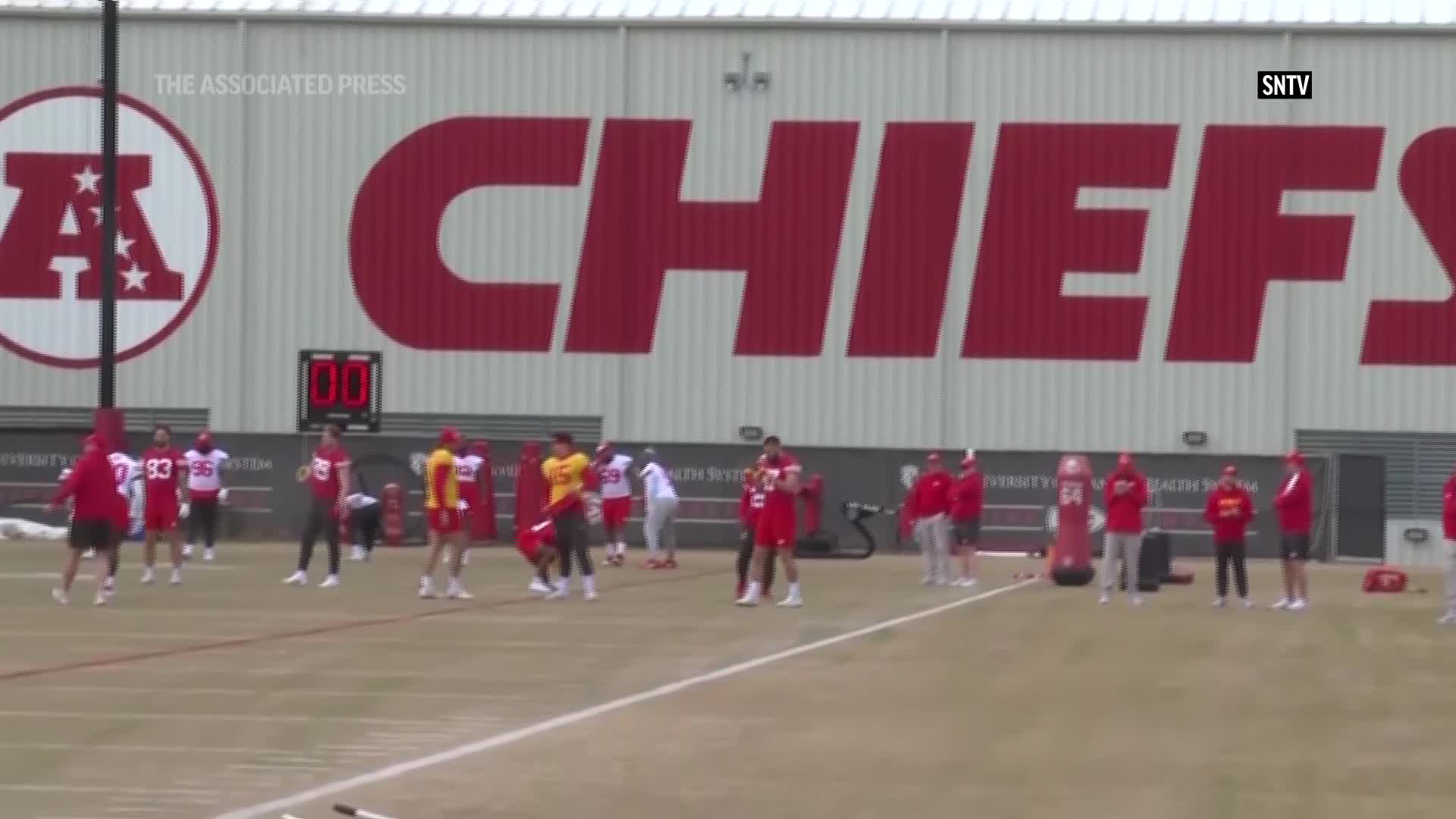 From Taylor to the teams: why red is the color of the Super Bowl – FOX ...