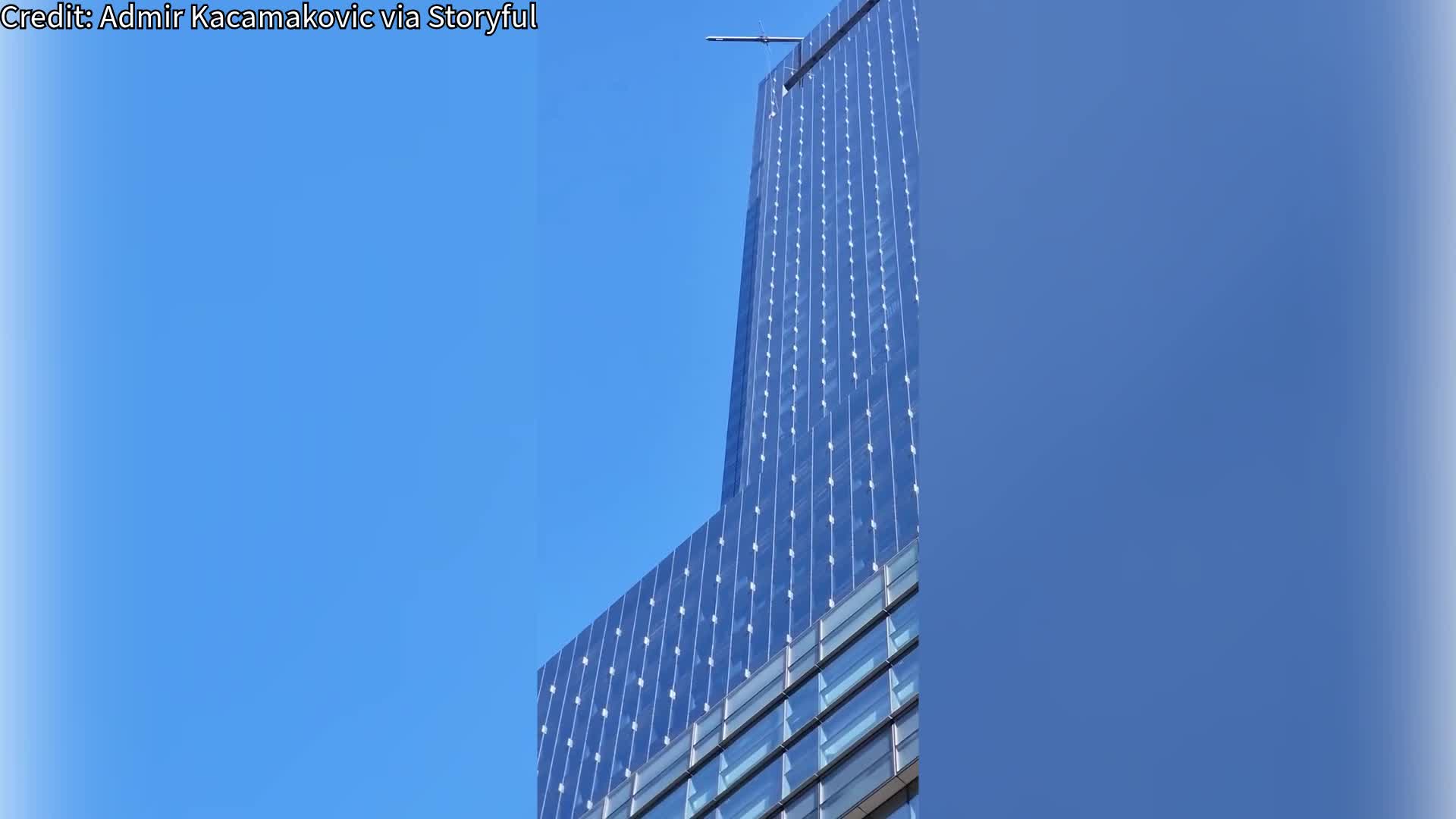 Window Washers Dangle From Broken Scaffolding on NYC High-Rise ...