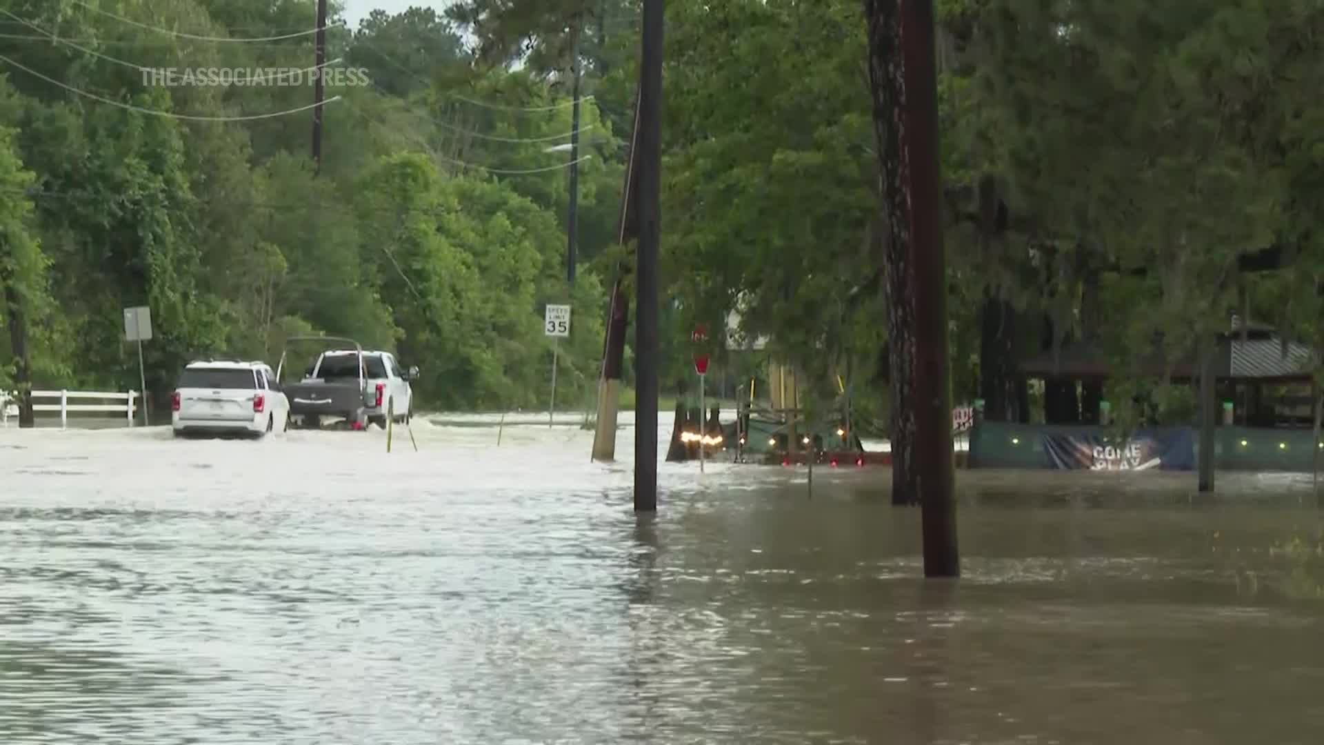 Torrential rains inundate southeastern Texas, closing roads and schools ...
