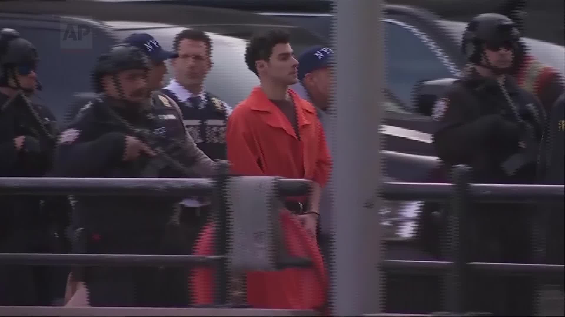 Luigi Mangione arrives in New York to face federal charges in killing ...