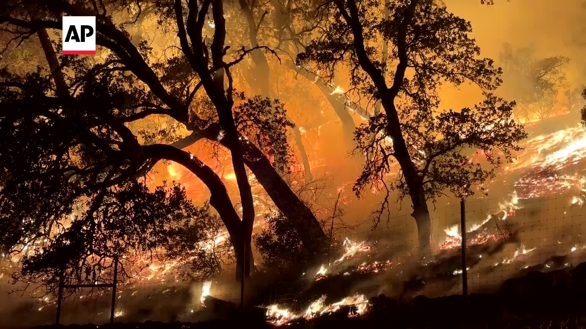 Wildfires expand in Oregon and California, threatening homes and ...