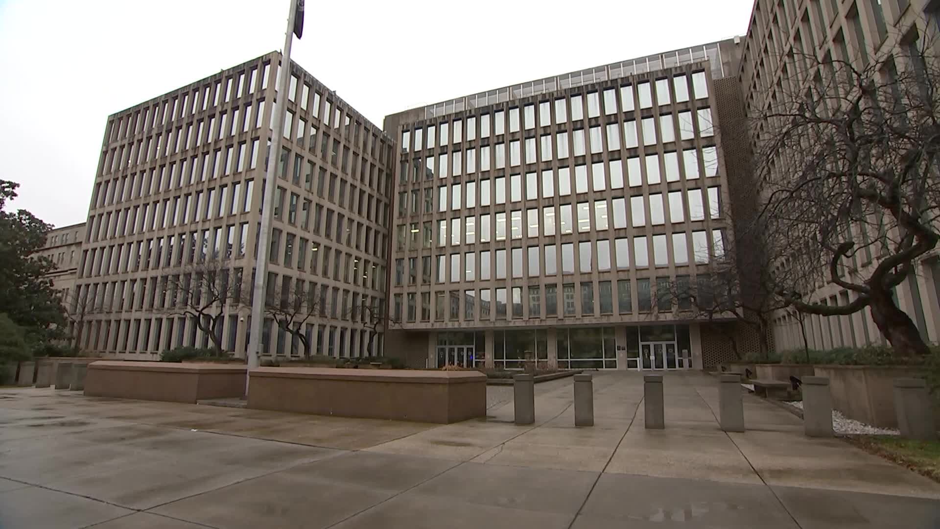 Lawmakers divided as White House mulls federal workforce cuts – WTRF