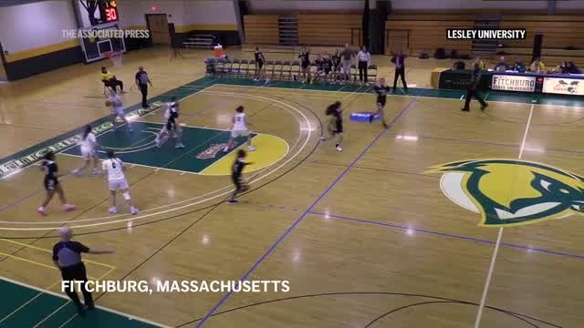 One-armed basketball player makes women’s Division III history with ...